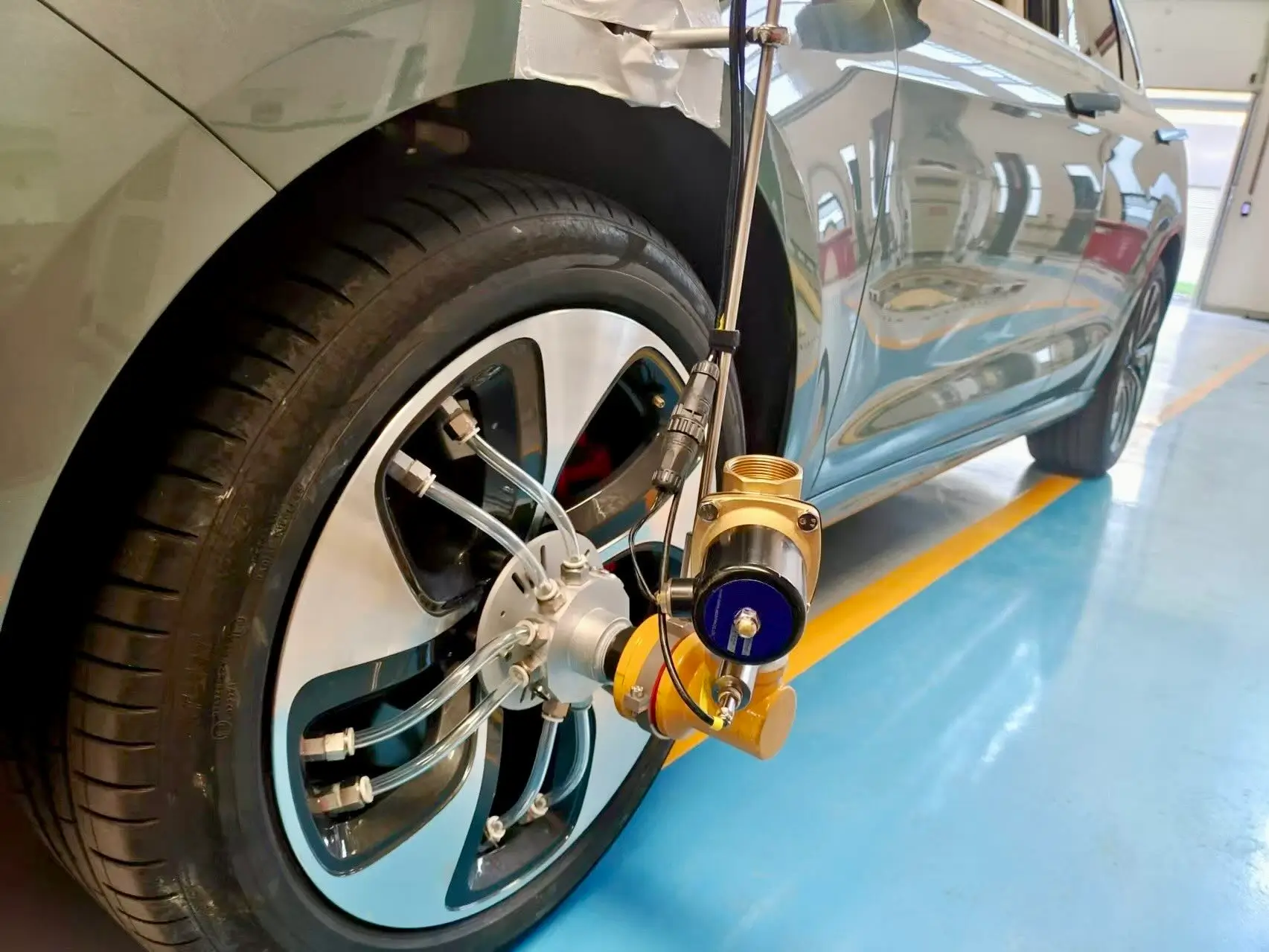 A new development in rapid tyre deflation testing