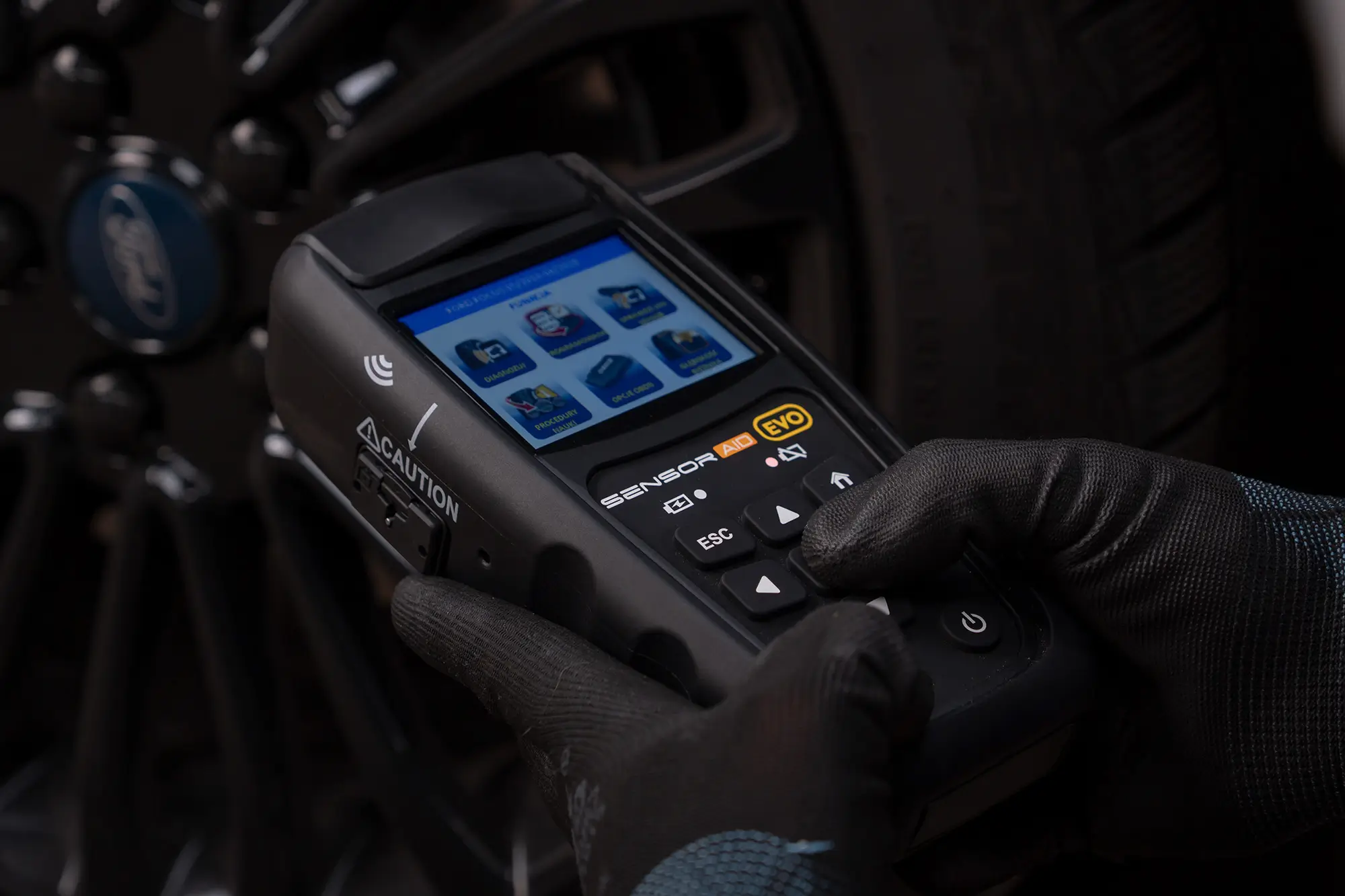 TPMS: Co to znaczy? Wszystko o systemie monitorowania ciśnienia w oponach