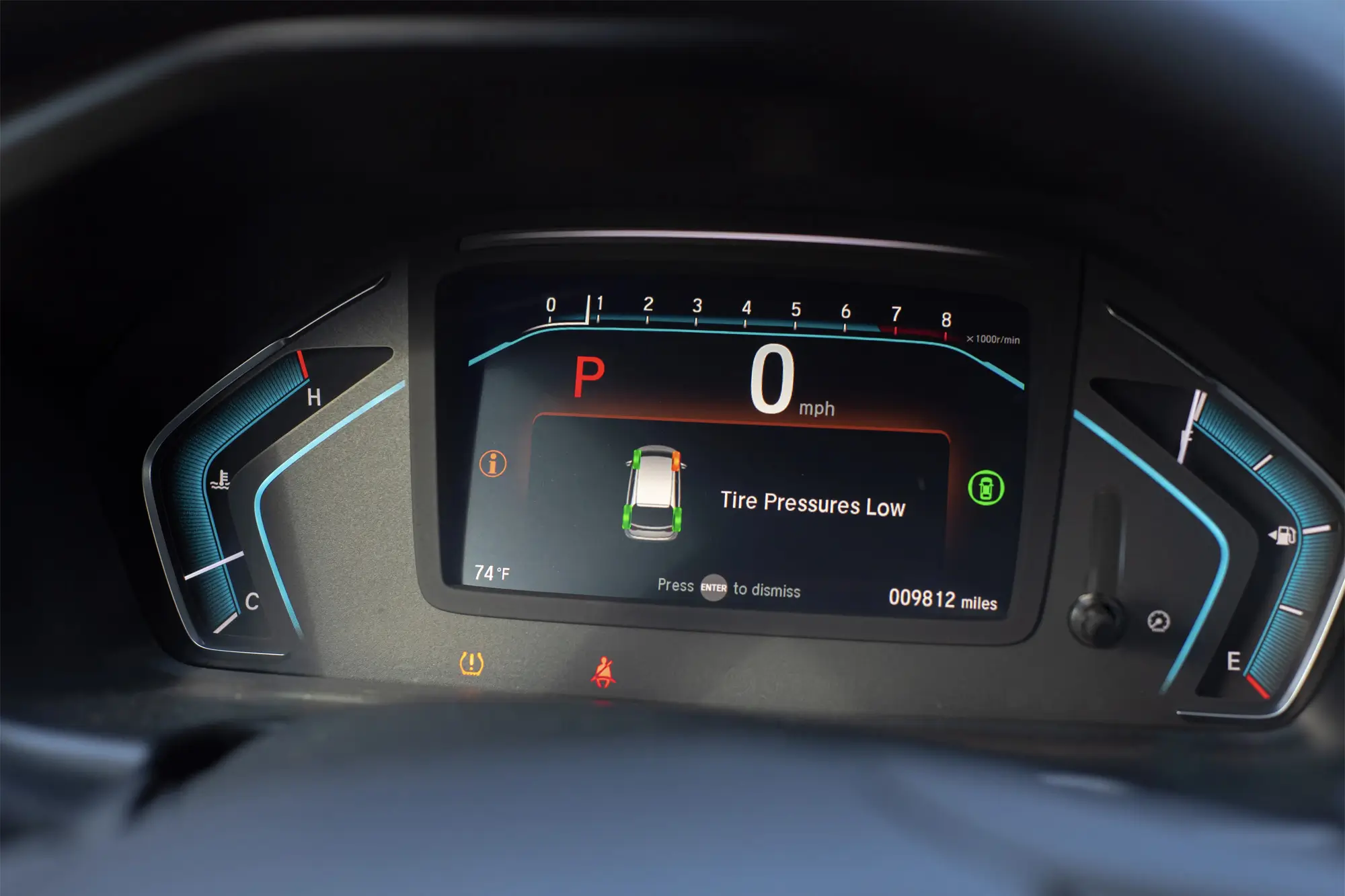Awaria systemu TPMS: przyczyny, objawy i naprawa czujników ciśnienia