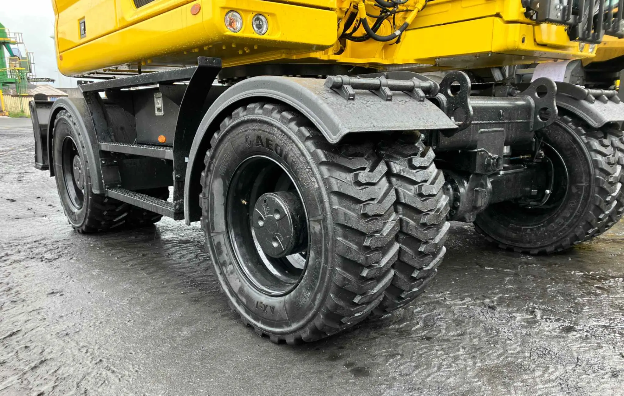 Heuver introduces new excavator tyre range